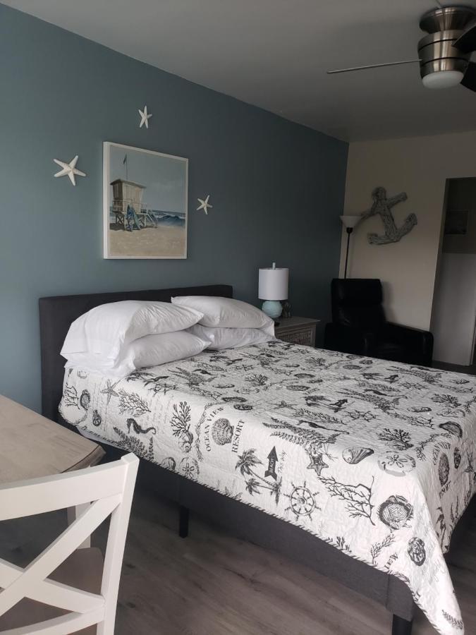 Ashley Brooke Beach Resort Deerfield Beach: 2 star Hotel with a Minimum ...